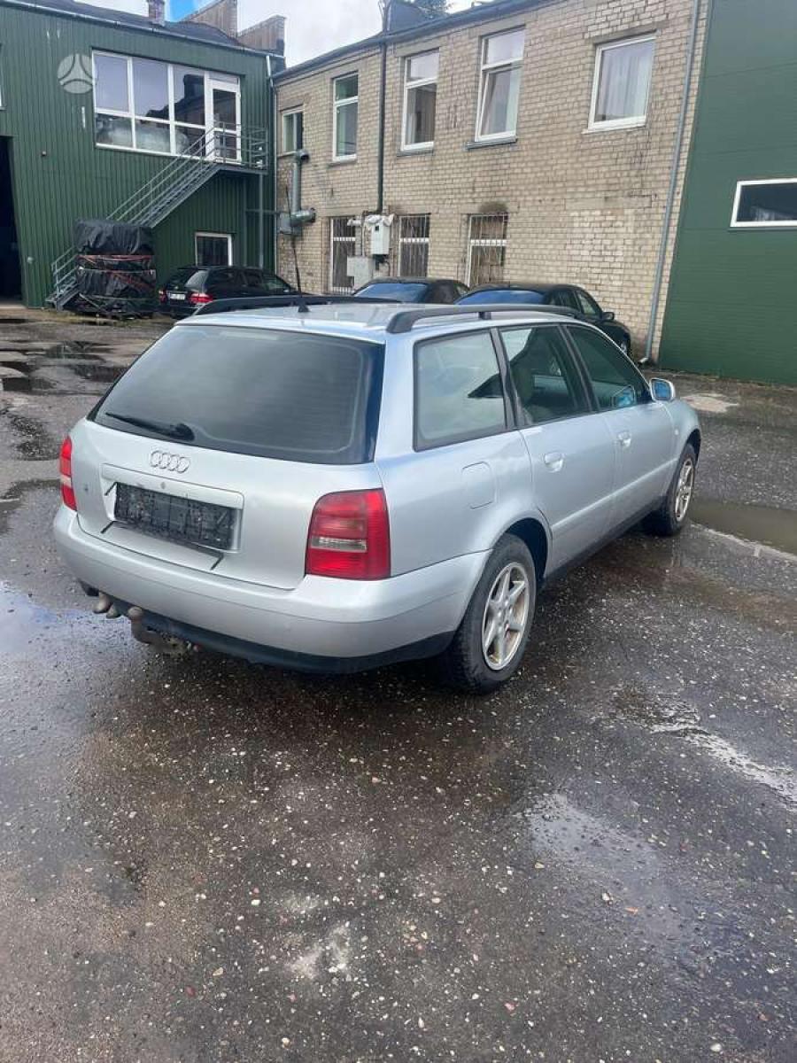 Pelēks Audi A4 2001 Telšiai, ar dzinēja tilpumu 1.90 L un nobraukumu 564 tūkst. km par 650 €, foto 5 vietnē AUTOMOTO.COM.LV
