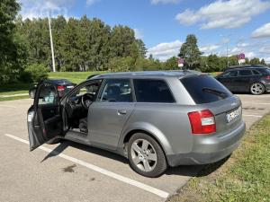 Pelēks Audi A4 2001 Jēkabpils, ar dzinēja tilpumu 2.50 L un nobraukumu 319 tūkst. km par 2000 €, foto 5 vietnē AUTOMOTO.COM.LV