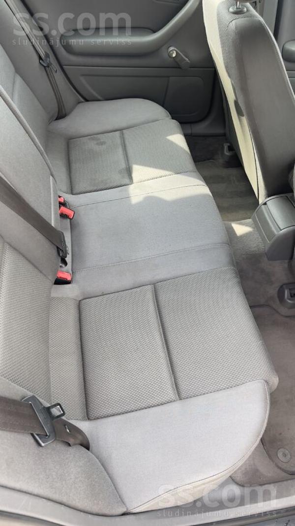 Pelēks Audi A4 2001 Jelgava, ar dzinēja tilpumu 1.90 L un nobraukumu 318 tūkst. km par 2100 €, foto 7 vietnē AUTOMOTO.COM.LV