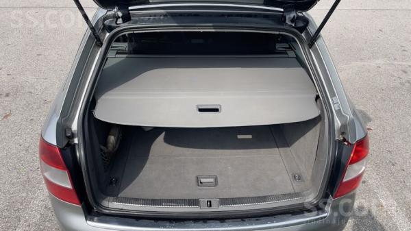 Pelēks Audi A4 2001 Jelgava, ar dzinēja tilpumu 1.90 L un nobraukumu 318 tūkst. km par 2100 €, foto 8 vietnē AUTOMOTO.COM.LV