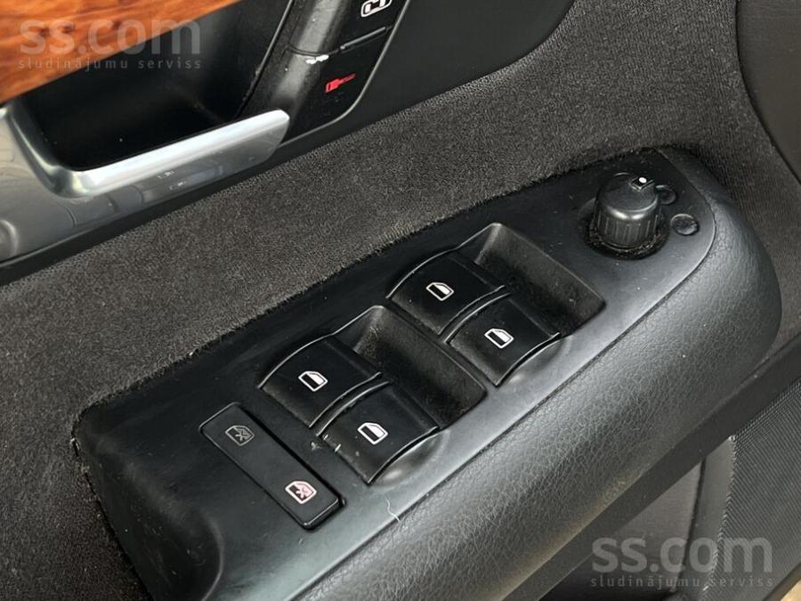 Pelēks Audi A4 2001 Rēzekne, ar dzinēja tilpumu 1.90 L un nobraukumu 302 tūkst. km par 3499 €, foto 12 vietnē AUTOMOTO.COM.LV
