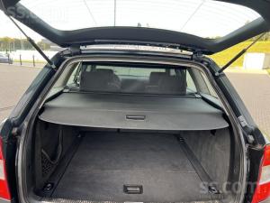 Pelēks Audi A4 2001 Rēzekne, ar dzinēja tilpumu 1.90 L un nobraukumu 302 tūkst. km par 3499 €, foto 14 vietnē AUTOMOTO.COM.LV