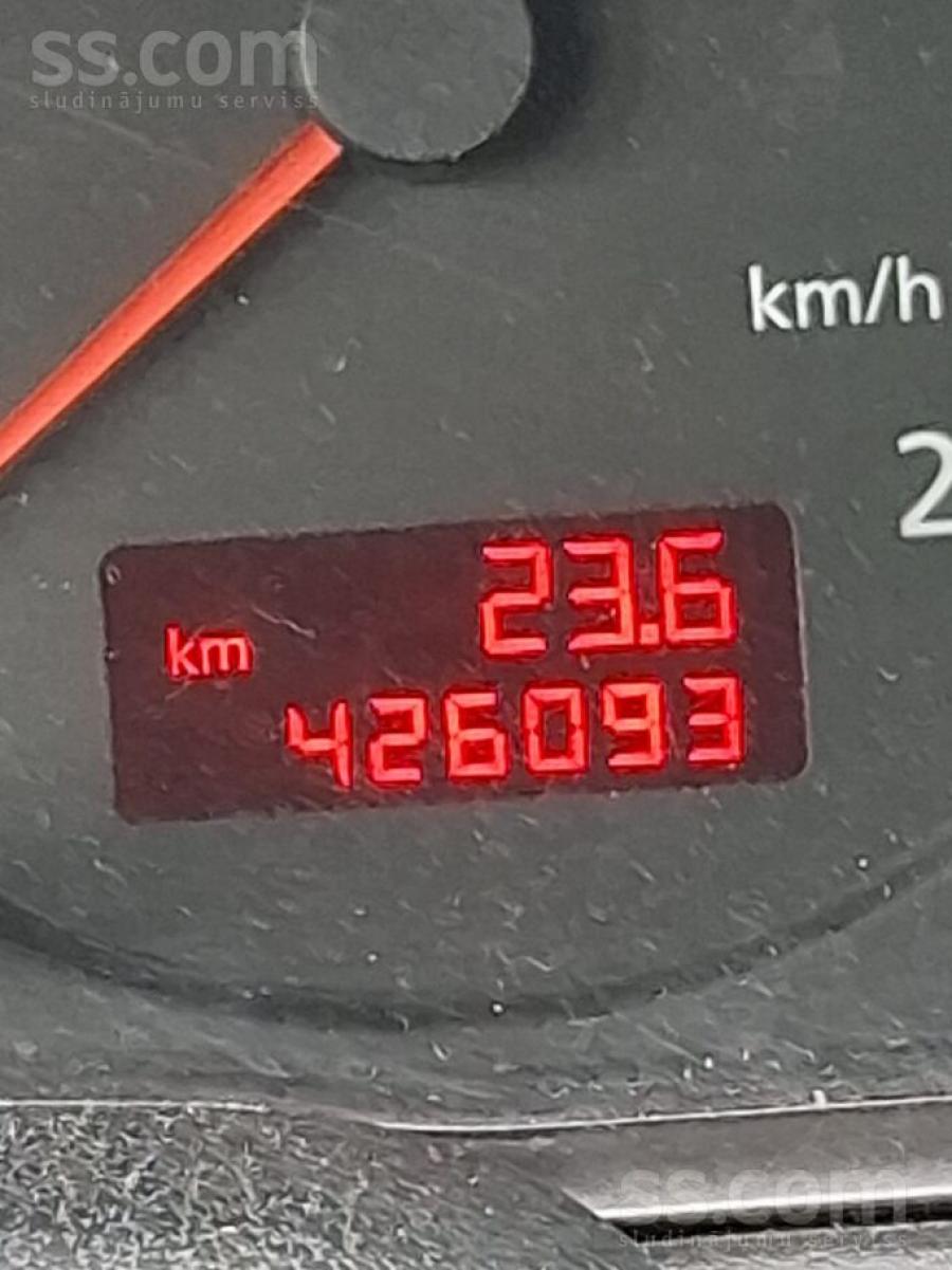 Grey Audi A4 2001 in Kuldiga, with an engine capacity of 1.90 L and mileage of 426 thousand km for 2000 €, photo 6 on AUTOMOTO.COM.LV