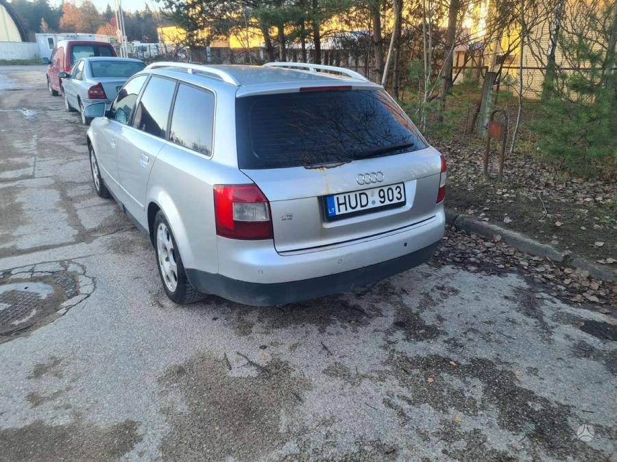 Pelēks Audi A4 2002 Viļņa, ar dzinēja tilpumu 2.50 L un nobraukumu 372 tūkst. km par 1200 €, foto 4 vietnē AUTOMOTO.COM.LV