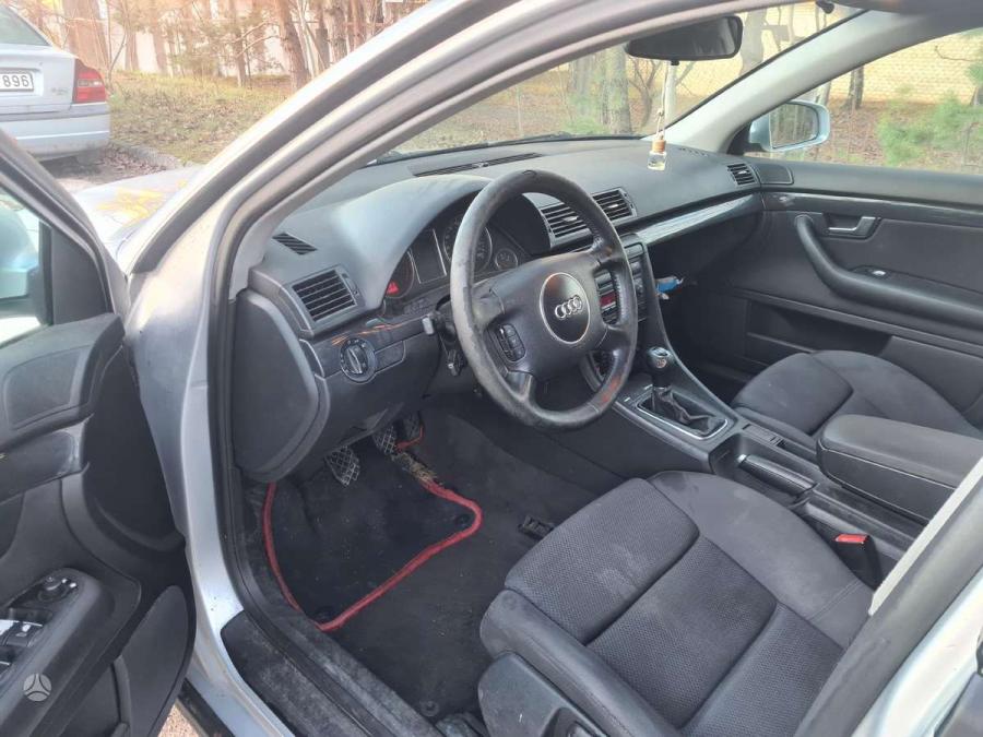 Pelēks Audi A4 2002 Viļņa, ar dzinēja tilpumu 2.50 L un nobraukumu 372 tūkst. km par 1200 €, foto 8 vietnē AUTOMOTO.COM.LV