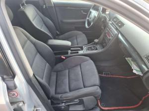 Pelēks Audi A4 2002 Viļņa, ar dzinēja tilpumu 2.50 L un nobraukumu 372 tūkst. km par 1200 €, foto 10 vietnē AUTOMOTO.COM.LV