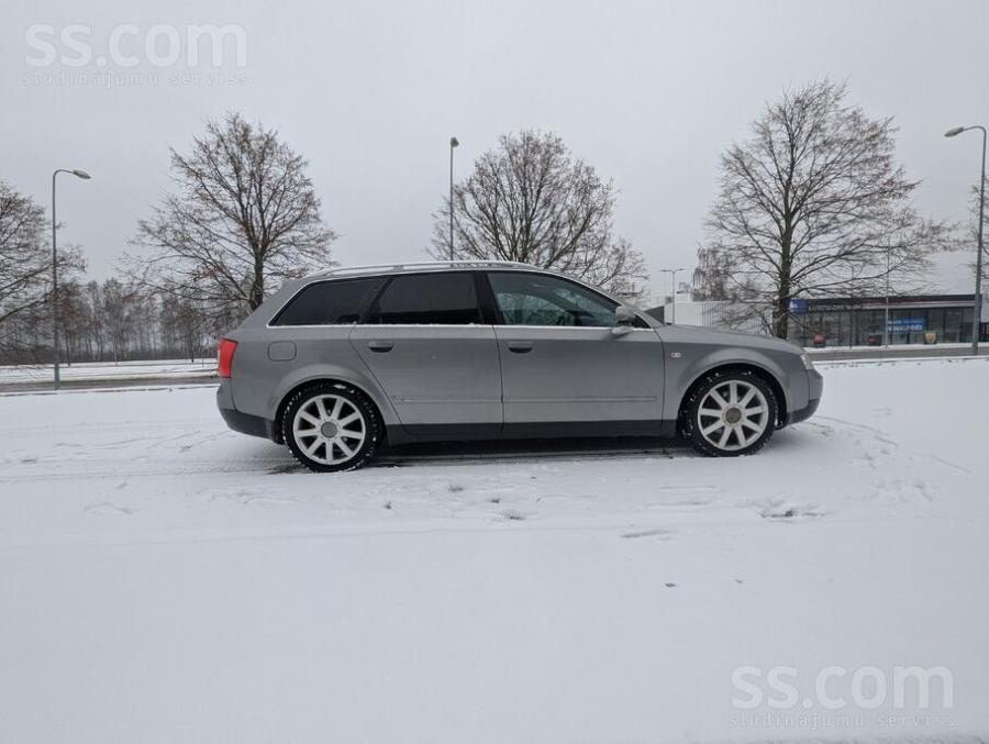 Pelēks Audi A4 2002 Rīga, ar dzinēja tilpumu 2.50 L un nobraukumu 316 tūkst. km par 1700 €, foto 4 vietnē AUTOMOTO.COM.LV
