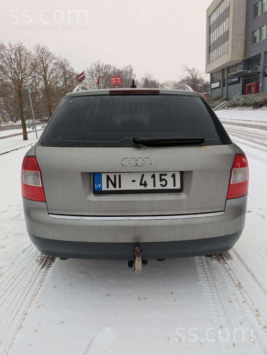 Pelēks Audi A4 2002 Rīga, ar dzinēja tilpumu 2.50 L un nobraukumu 316 tūkst. km par 1700 €, foto 6 vietnē AUTOMOTO.COM.LV