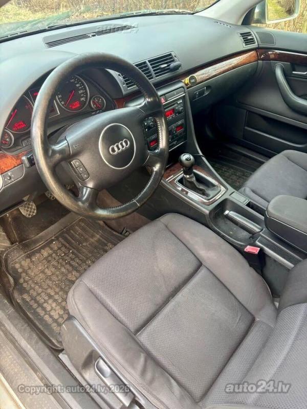 Pelēks Audi A4 2002 Tallina, ar dzinēja tilpumu 1.90 L un nobraukumu 360 tūkst. km par 1999 €, foto 5 vietnē AUTOMOTO.COM.LV