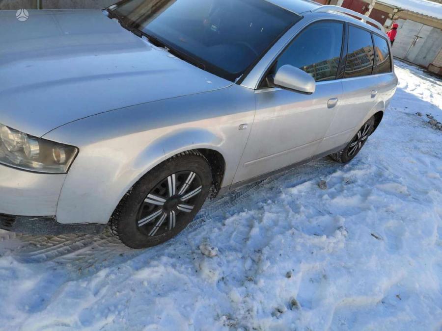 Pelēks Audi A4 2002 Alīta, ar dzinēja tilpumu 1.90 L un nobraukumu 520 tūkst. km par 999 €, foto 2 vietnē AUTOMOTO.COM.LV