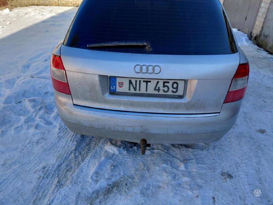 Pelēks Audi A4 2002 Alīta, ar dzinēja tilpumu 1.90 L un nobraukumu 520 tūkst. km par 999 €, foto 4 vietnē AUTOMOTO.COM.LV
