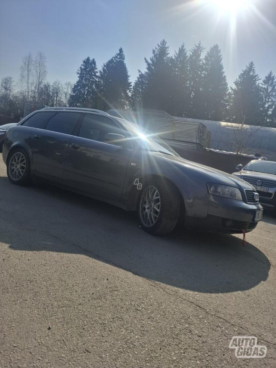 Pelēks Audi A4 2002 Viļņa, ar dzinēja tilpumu 2.50 L un nobraukumu 338 tūkst. km par 2500 €, foto 2 vietnē AUTOMOTO.COM.LV