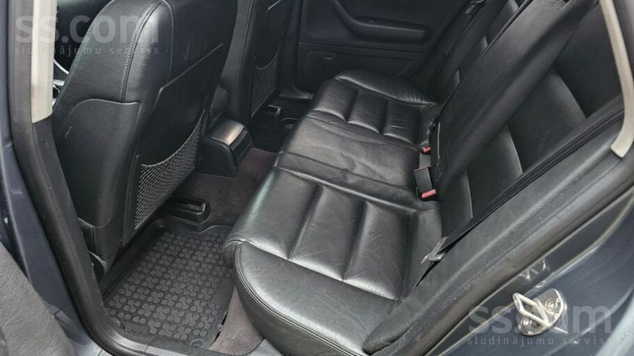 Pelēks Audi A4 2002 Rīga, ar dzinēja tilpumu 2.50 L un nobraukumu 337 tūkst. km par 1699 €, foto 10 vietnē AUTOMOTO.COM.LV