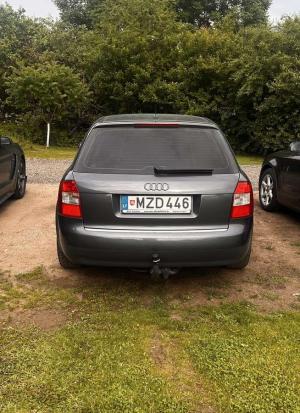 Pelēks Audi A4 2002 Šalčininkai, ar dzinēja tilpumu 1.90 L un nobraukumu 224 tūkst. km par 1900 €, foto 3 vietnē AUTOMOTO.COM.LV
