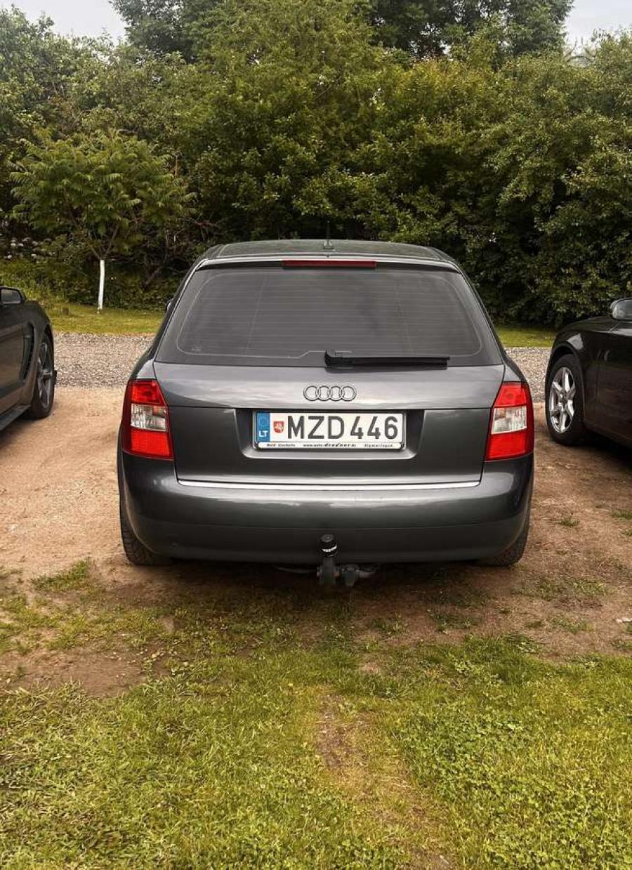 Pelēks Audi A4 2002 Šalčininkai, ar dzinēja tilpumu 1.90 L un nobraukumu 224 tūkst. km par 1900 €, foto 3 vietnē AUTOMOTO.COM.LV