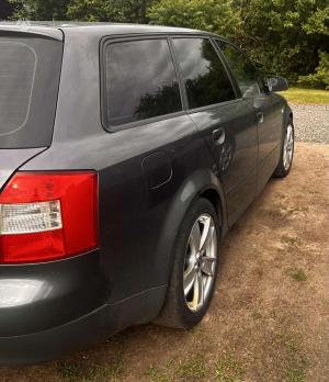Pelēks Audi A4 2002 Šalčininkai, ar dzinēja tilpumu 1.90 L un nobraukumu 224 tūkst. km par 1900 €, foto 5 vietnē AUTOMOTO.COM.LV