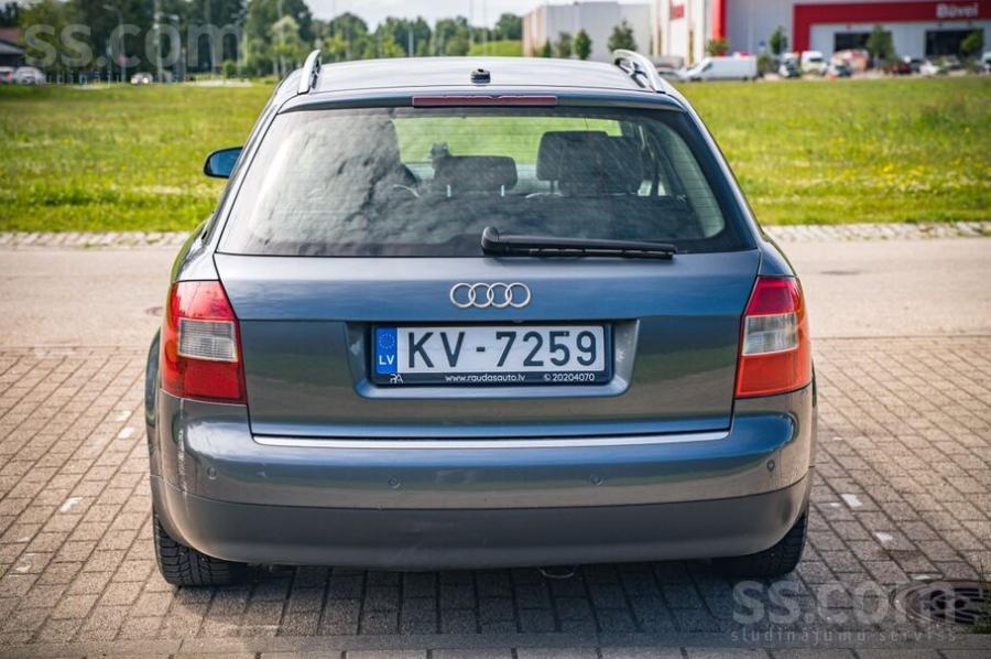 Grey Audi A4 2002 in Riga, with an engine capacity of 2.50 L and mileage of 352 thousand km for 1490 €, photo 6 on AUTOMOTO.COM.LV