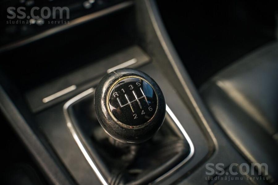 Grey Audi A4 2002 in Riga, with an engine capacity of 2.50 L and mileage of 352 thousand km for 1490 €, photo 14 on AUTOMOTO.COM.LV