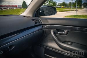 Grey Audi A4 2002 in Riga, with an engine capacity of 2.50 L and mileage of 352 thousand km for 1490 €, photo 15 on AUTOMOTO.COM.LV