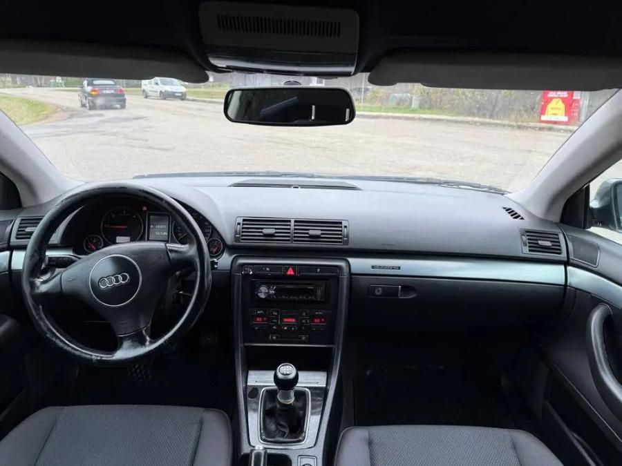 Grey Audi A4 2002 in Riga, with an engine capacity of 1.90 L and mileage of 285 thousand km for 1800 €, photo 11 on AUTOMOTO.COM.LV