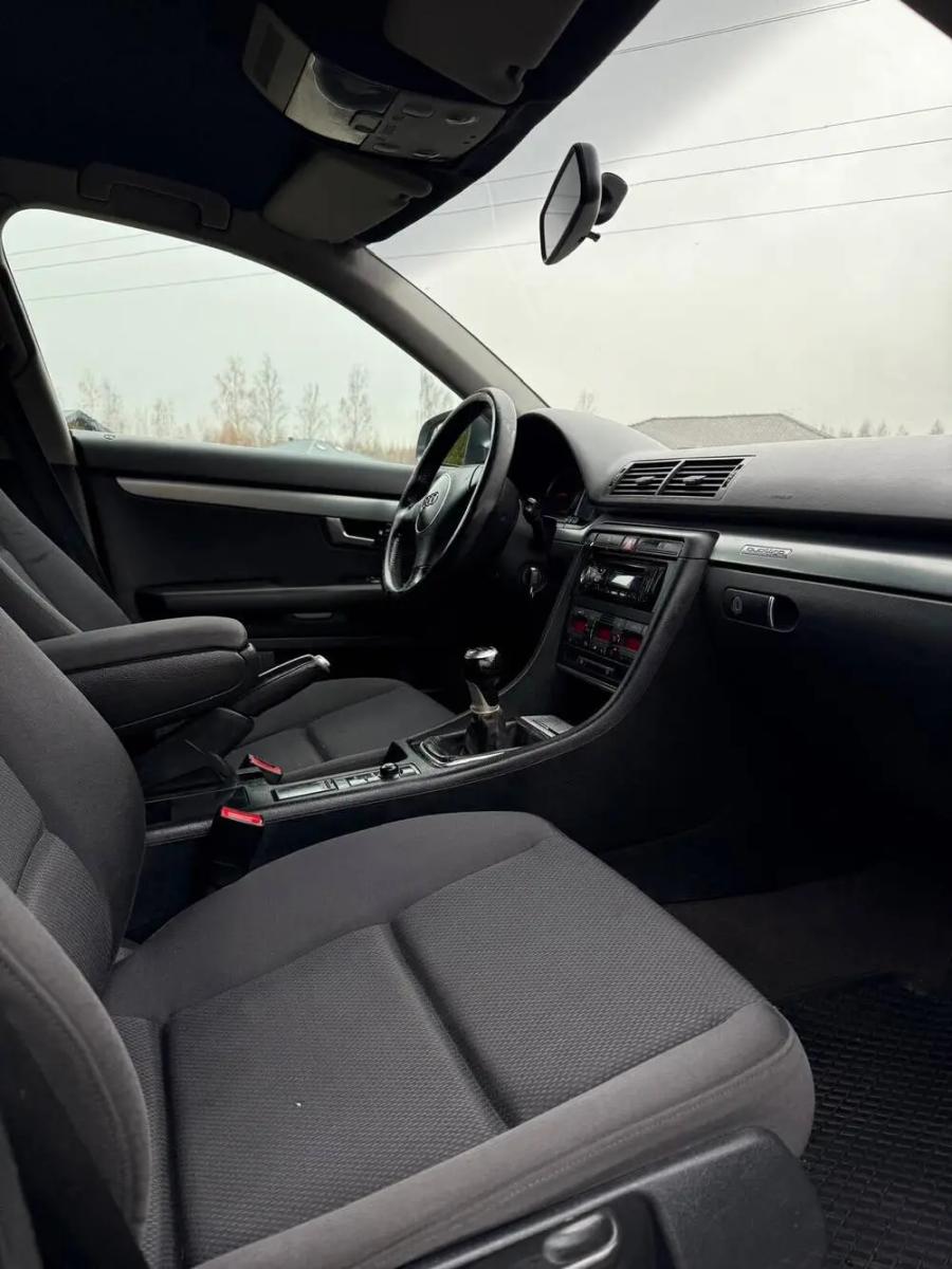 Grey Audi A4 2002 in Riga, with an engine capacity of 1.90 L and mileage of 285 thousand km for 1800 €, photo 12 on AUTOMOTO.COM.LV