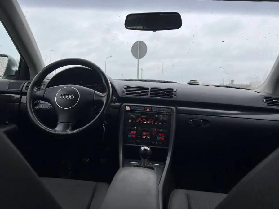 Grey Audi A4 2002 in Rezekne, with an engine capacity of 2.00 L and mileage of 330 thousand km for 1300 €, photo 7 on AUTOMOTO.COM.LV