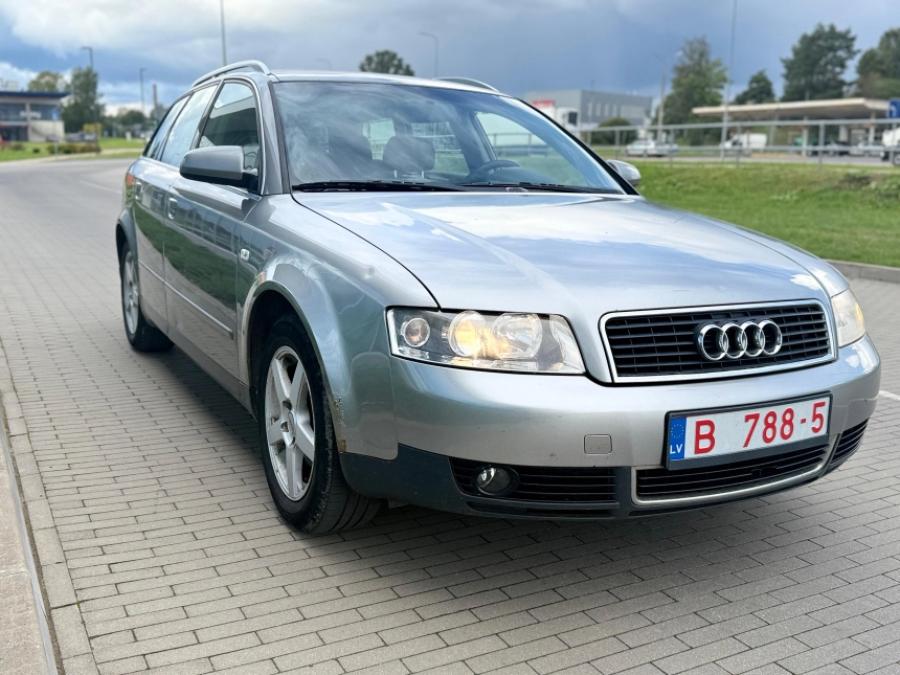 Grey Audi A4 2002 in Riga, with an engine capacity of 2.00 L and mileage of 330 thousand km for 1300 €, photo 8 on AUTOMOTO.COM.LV