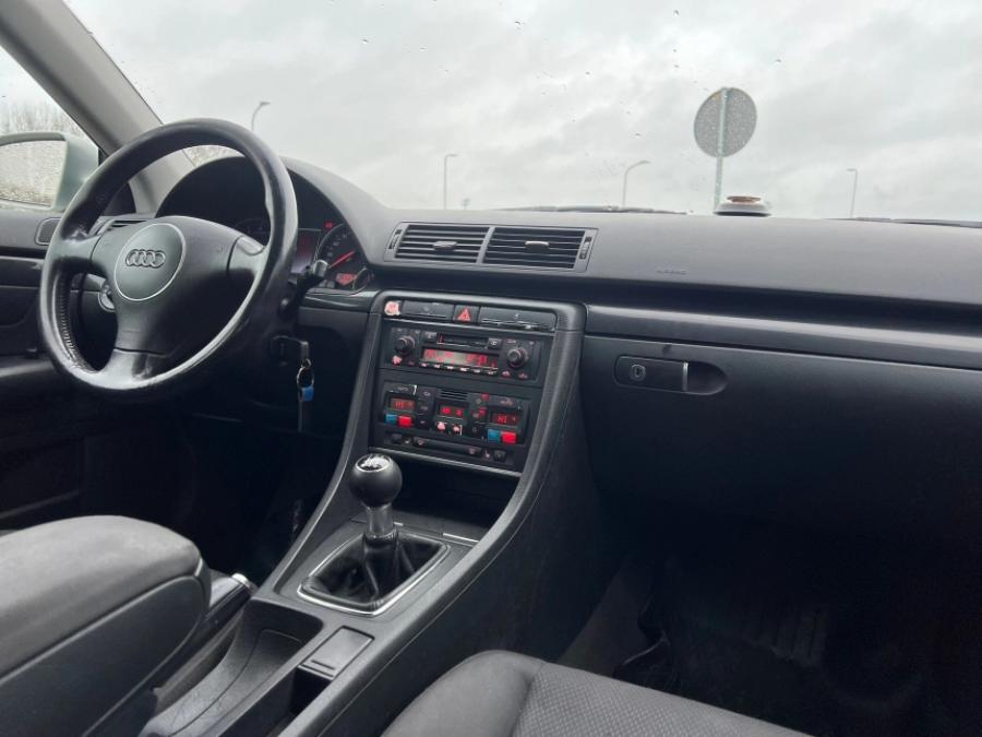 Grey Audi A4 2002 in Riga, with an engine capacity of 2.00 L and mileage of 330 thousand km for 1300 €, photo 13 on AUTOMOTO.COM.LV