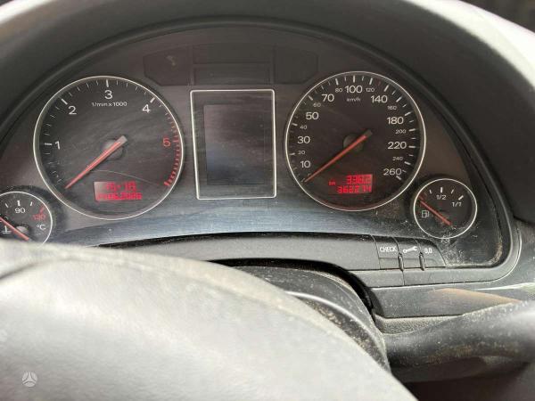 Grey Audi A4 2002 in Radviliskis, with an engine capacity of 1.90 L and mileage of 362 thousand km for 700 €, photo 5 on AUTOMOTO.COM.LV