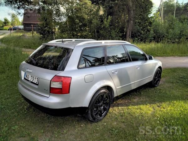 Pelēks Audi A4 2002 Rēzekne, ar dzinēja tilpumu 1.90 L un nobraukumu 382 tūkst. km par 1850 €, foto 3 vietnē AUTOMOTO.COM.LV