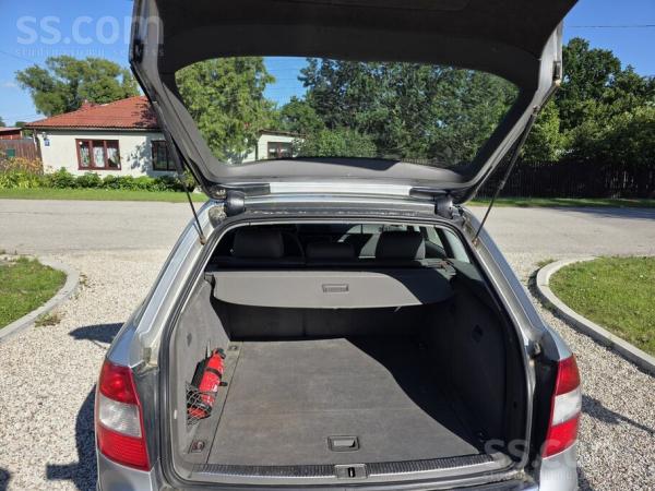 Pelēks Audi A4 2002 Ventspils, ar dzinēja tilpumu 2.00 L un nobraukumu 289 tūkst. km par 1250 €, foto 9 vietnē AUTOMOTO.COM.LV