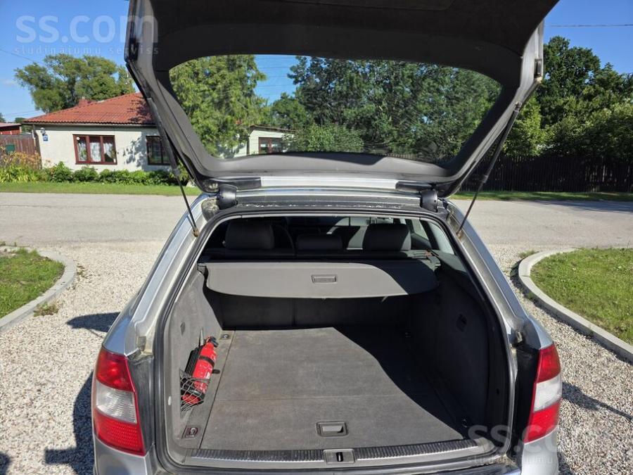 Pelēks Audi A4 2002 Ventspils, ar dzinēja tilpumu 2.00 L un nobraukumu 289 tūkst. km par 1250 €, foto 10 vietnē AUTOMOTO.COM.LV