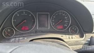 Pelēks Audi A4 2002 Ogre, ar dzinēja tilpumu 2.50 L un nobraukumu 262 tūkst. km par 1200 €, foto 10 vietnē AUTOMOTO.COM.LV