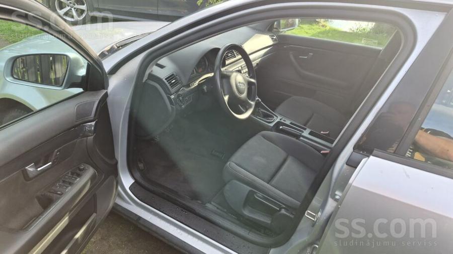 Pelēks Audi A4 2002 Ogre, ar dzinēja tilpumu 2.50 L un nobraukumu 262 tūkst. km par 1200 €, foto 11 vietnē AUTOMOTO.COM.LV