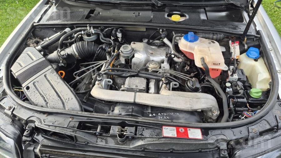 Pelēks Audi A4 2002 Ogre, ar dzinēja tilpumu 2.50 L un nobraukumu 262 tūkst. km par 1200 €, foto 17 vietnē AUTOMOTO.COM.LV