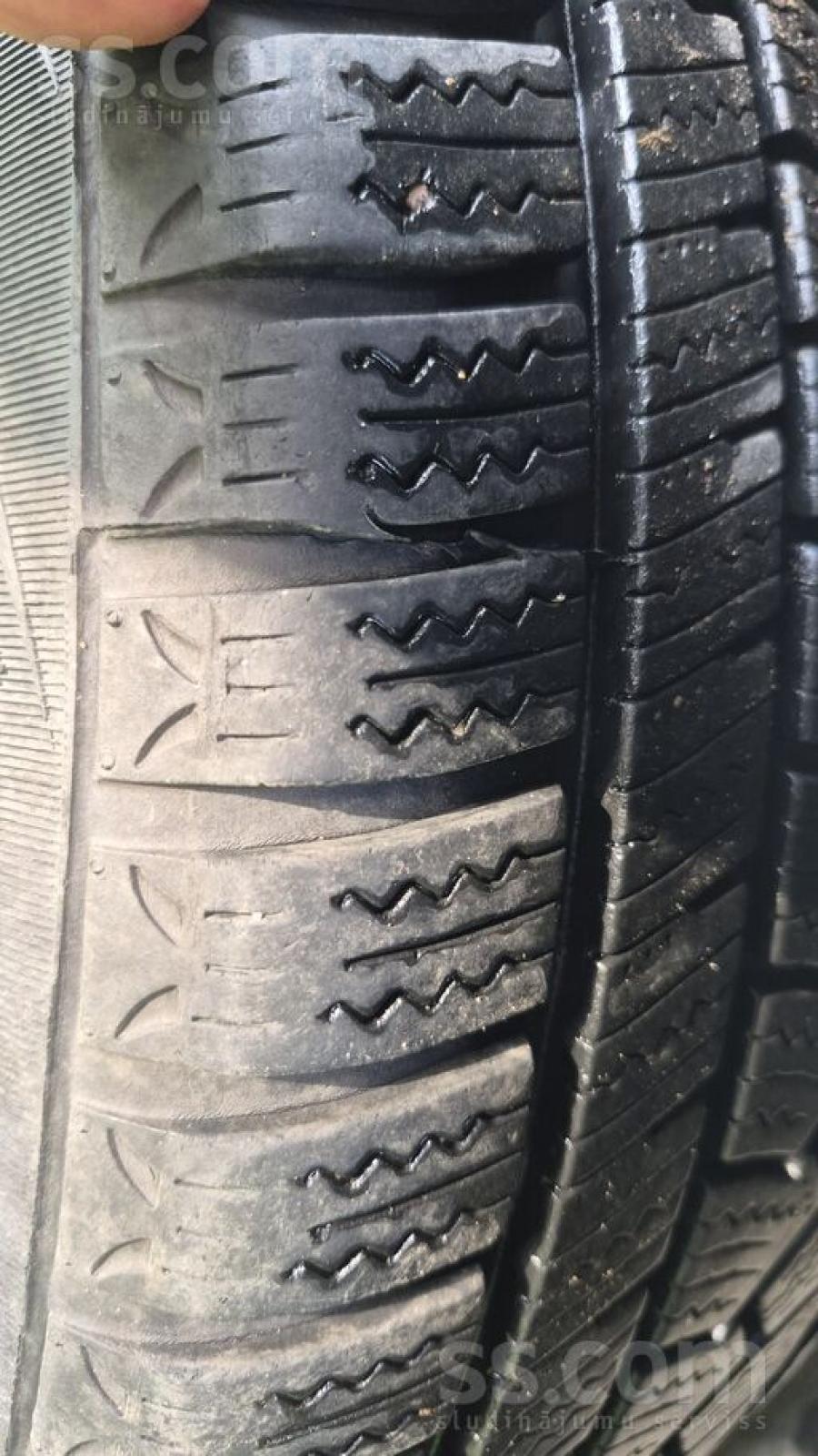 Pelēks Audi A4 2002 Ogre, ar dzinēja tilpumu 2.50 L un nobraukumu 262 tūkst. km par 1200 €, foto 18 vietnē AUTOMOTO.COM.LV