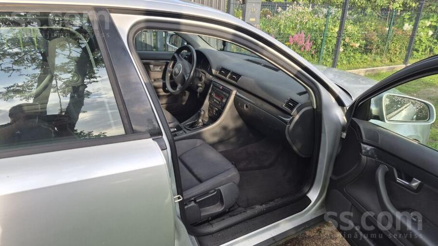 Pelēks Audi A4 2002 Ogre, ar dzinēja tilpumu 2.50 L un nobraukumu 262 tūkst. km par 1200 €, foto 19 vietnē AUTOMOTO.COM.LV