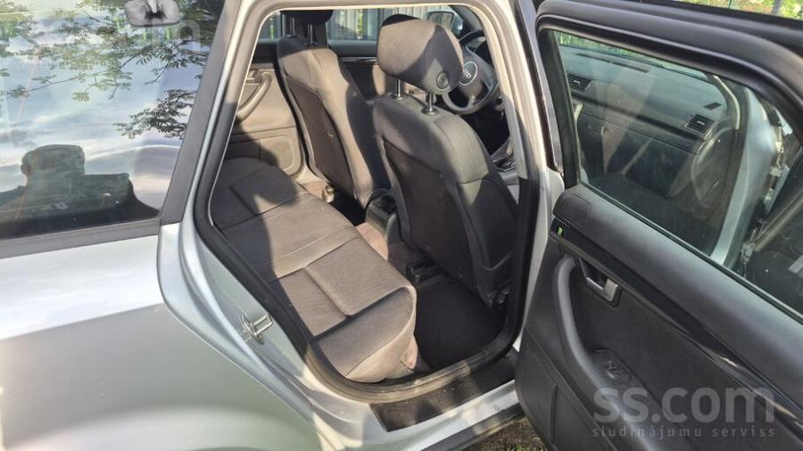 Pelēks Audi A4 2002 Ogre, ar dzinēja tilpumu 2.50 L un nobraukumu 262 tūkst. km par 1200 €, foto 20 vietnē AUTOMOTO.COM.LV