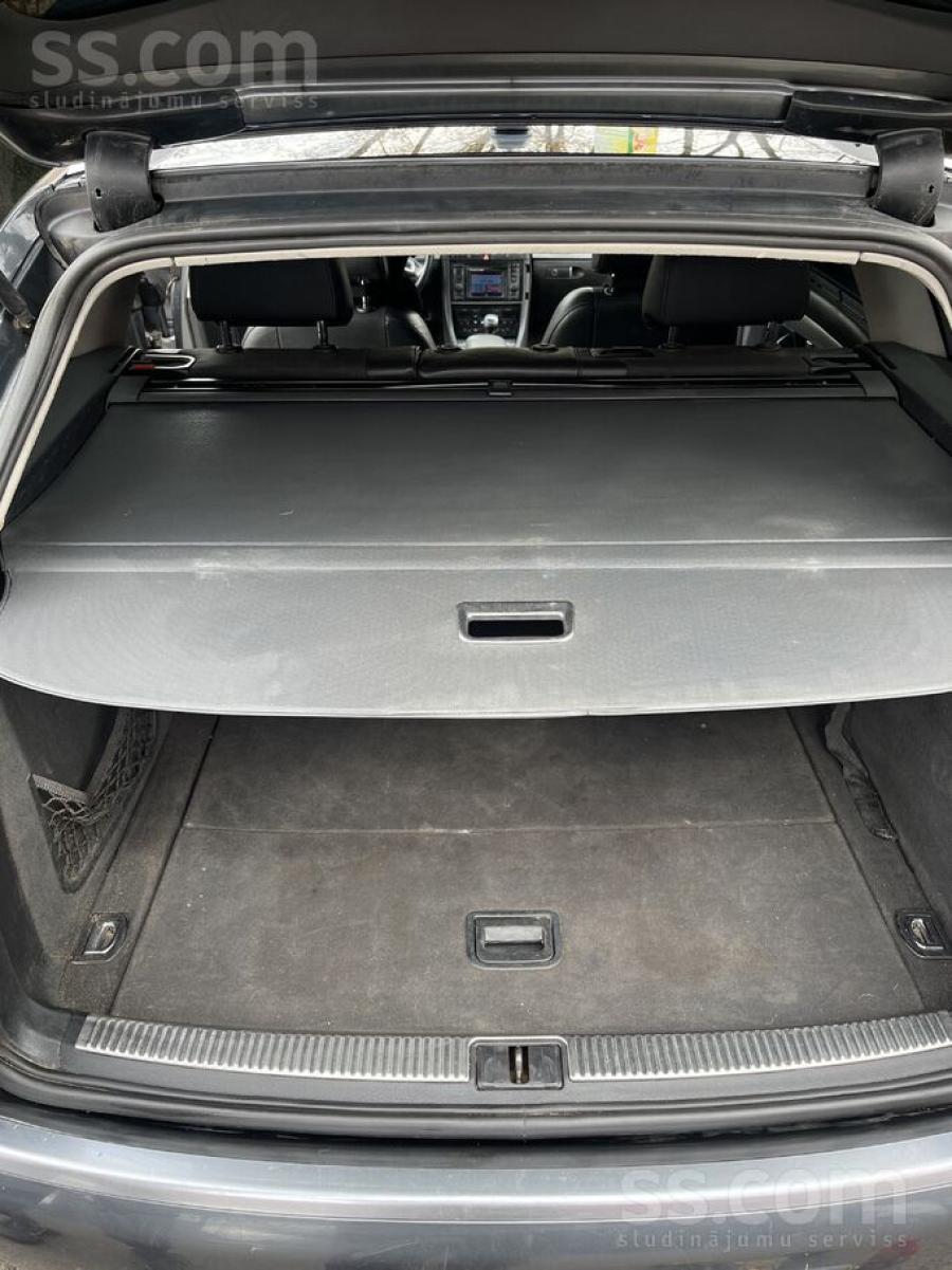 Grey Audi A4 2002 in Riga, with an engine capacity of 2.50 L and mileage of 371 thousand km for 1600 €, photo 9 on AUTOMOTO.COM.LV