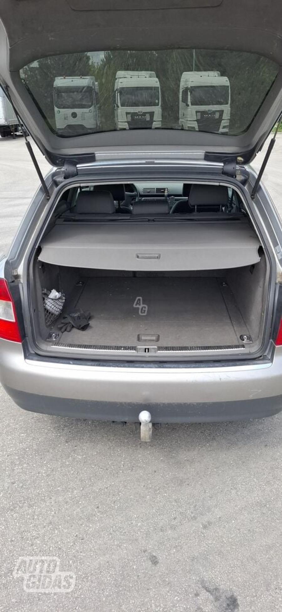 Pelēks Audi A4 2002 Kauņa, ar dzinēja tilpumu 2.50 L un nobraukumu 293 tūkst. km par 1250 €, foto 13 vietnē AUTOMOTO.COM.LV