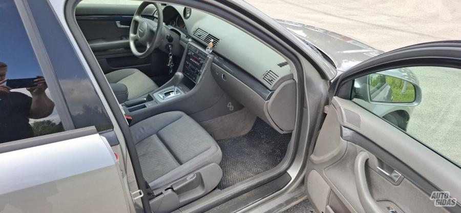 Pelēks Audi A4 2002 Kauņa, ar dzinēja tilpumu 2.50 L un nobraukumu 293 tūkst. km par 1250 €, foto 14 vietnē AUTOMOTO.COM.LV