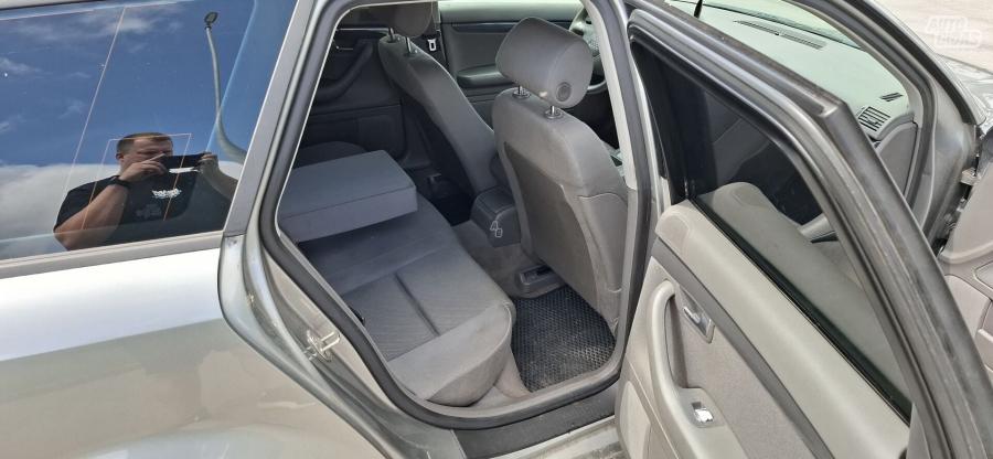 Pelēks Audi A4 2002 Kauņa, ar dzinēja tilpumu 2.50 L un nobraukumu 293 tūkst. km par 1250 €, foto 15 vietnē AUTOMOTO.COM.LV