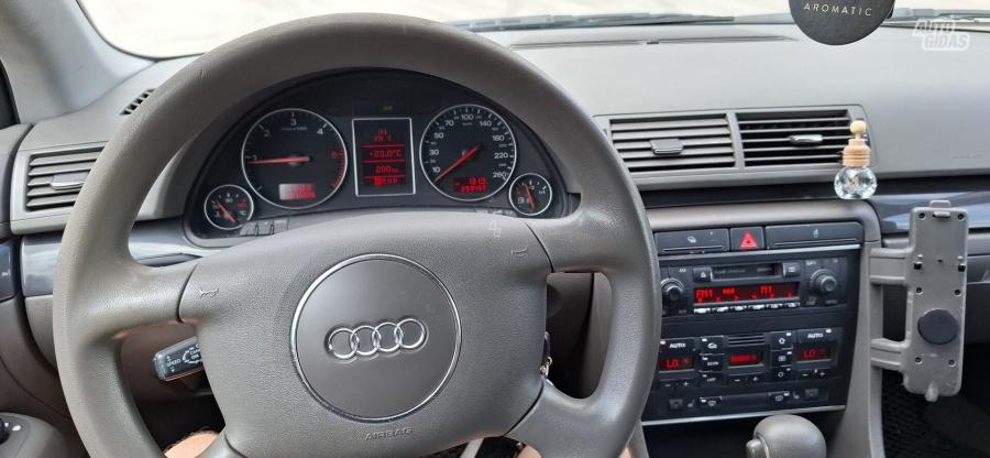 Pelēks Audi A4 2002 Kauņa, ar dzinēja tilpumu 2.50 L un nobraukumu 293 tūkst. km par 1250 €, foto 17 vietnē AUTOMOTO.COM.LV