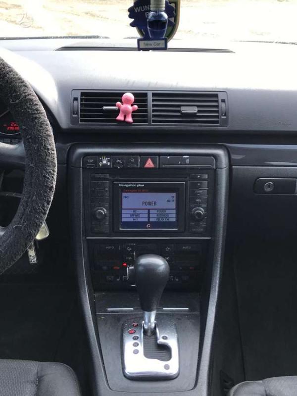 Grey Audi A4 2002 in Utena, with an engine capacity of 2.00 L and mileage of 290 thousand km for 1550 €, photo 8 on AUTOMOTO.COM.LV