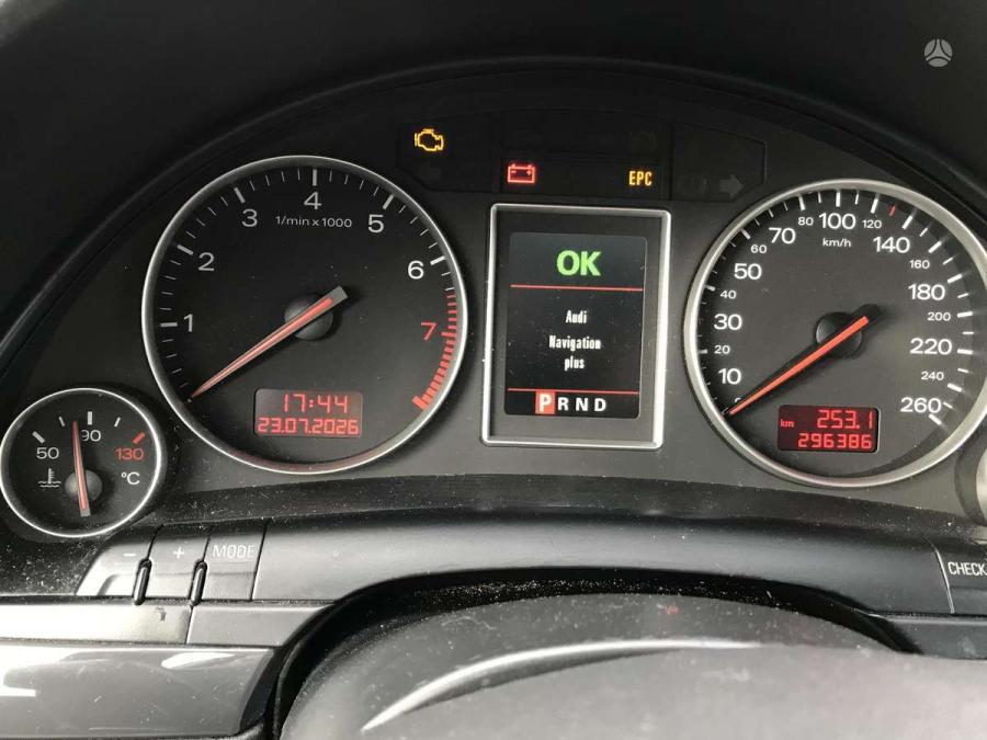 Pelēks Audi A4 2002 Utena, ar dzinēja tilpumu 2.00 L un nobraukumu 290 tūkst. km par 1550 €, foto 11 vietnē AUTOMOTO.COM.LV