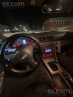Pelēks Audi A4 2002 Valmiera, ar dzinēja tilpumu 2.50 L un nobraukumu 384 tūkst. km par 1700 €, foto 5 vietnē AUTOMOTO.COM.LV