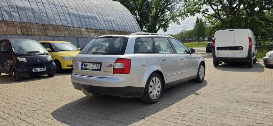 Grey Audi A4 2002 in Valmiera, with an engine capacity of 2.50 L and mileage of 391 thousand km for 1200 €, photo 4 on AUTOMOTO.COM.LV
