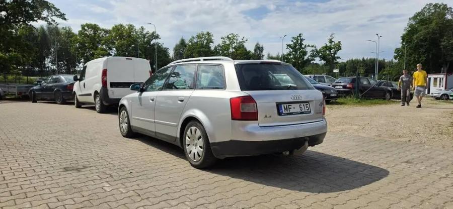 Grey Audi A4 2002 in Valmiera, with an engine capacity of 2.50 L and mileage of 391 thousand km for 1200 €, photo 5 on AUTOMOTO.COM.LV