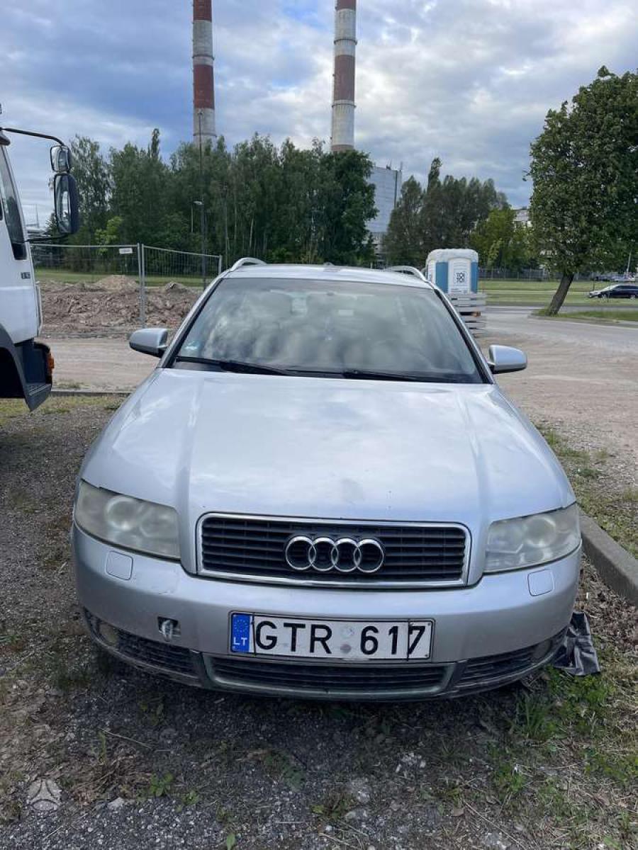Grey Audi A4 2002 in Kaunas, with an engine capacity of 2.50 L and mileage of 300 thousand km for 680 €, photo 5 on AUTOMOTO.COM.LV