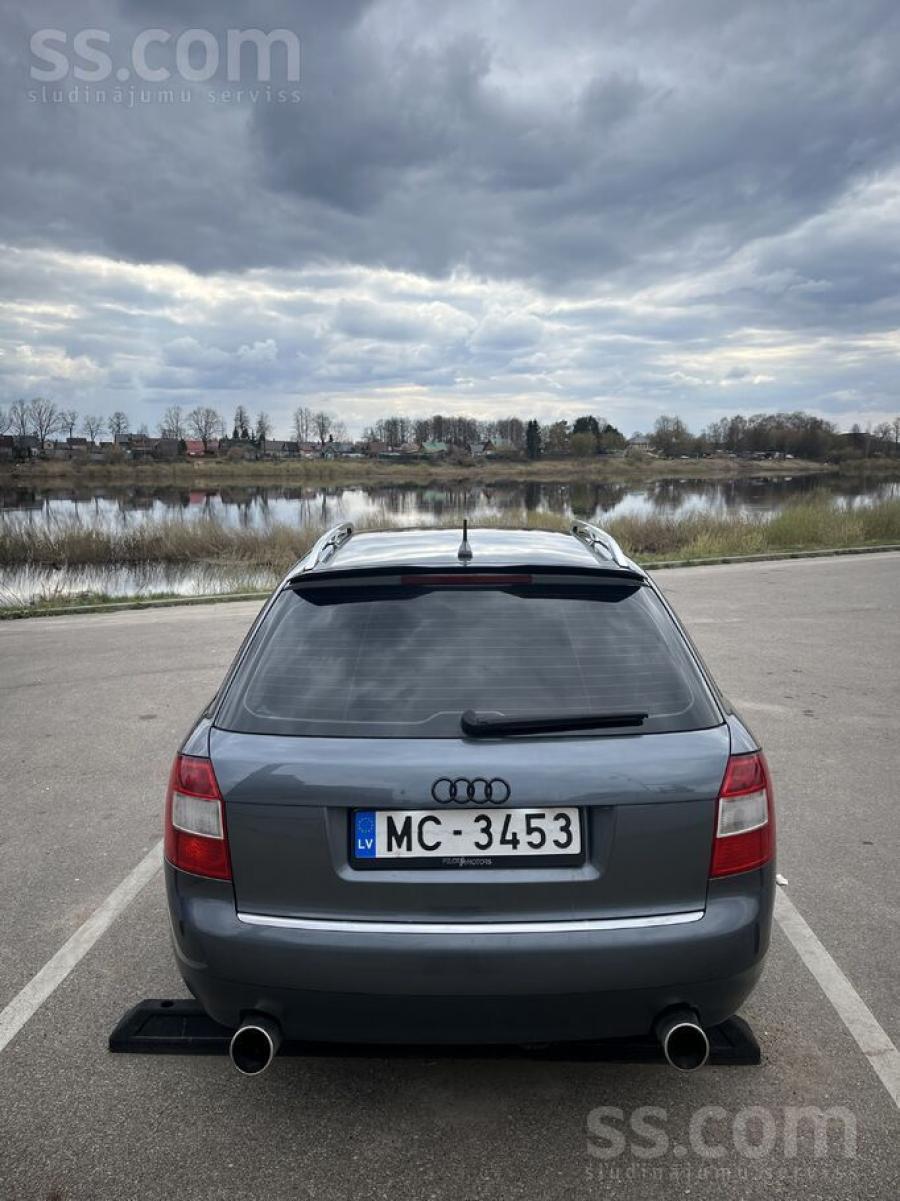 Pelēks Audi A4 2002 Rīga, ar dzinēja tilpumu 2.50 L un nobraukumu 371 tūkst. km par 1350 €, foto 3 vietnē AUTOMOTO.COM.LV